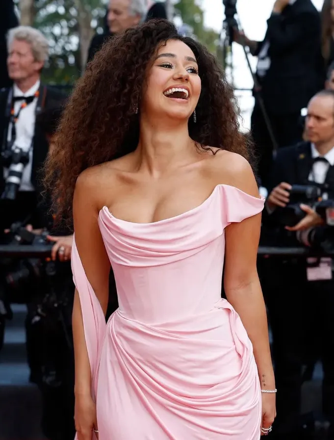 Léna Situations Teeth: The 2999€ Secret to Her Iconic Hollywood Smile